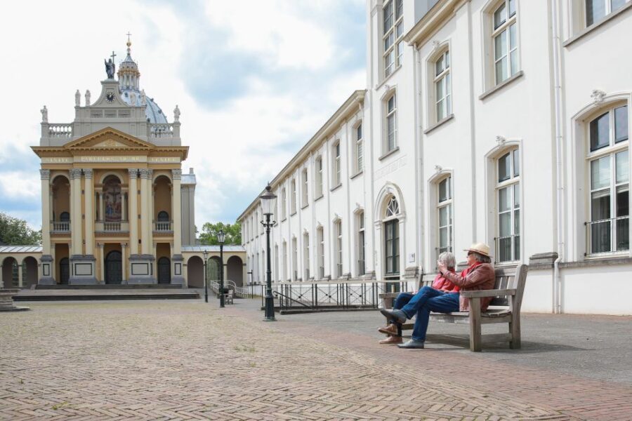 Oudenbosch: Guided City Walk - The Iconic Basilica: A Highlight of the Tour