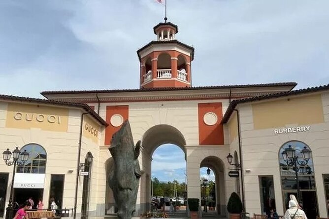 Outlet Serravalle o FoxTown Con Autista Privato Da Milano - Introduction: The Insider’s Look at the Milan Outlet Shopping Experience