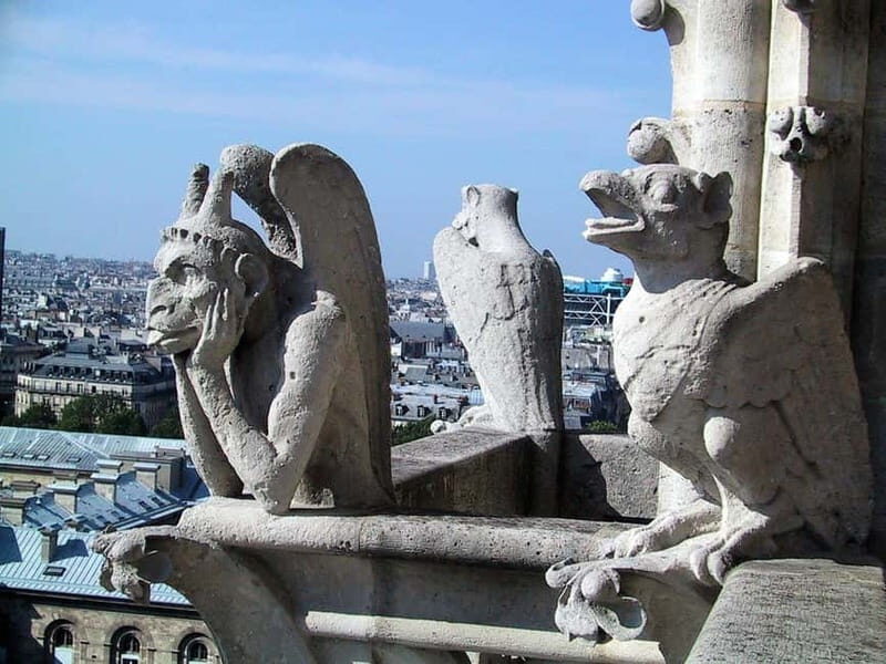 Outside Notre-Dame & Île de la Cité Tour with Crypt Access - Who Will Love This Tour?