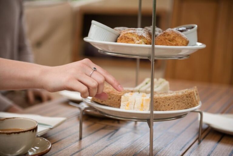 Oxford: Sightseeing River Cruise with Afternoon Tea - The Value of This Experience