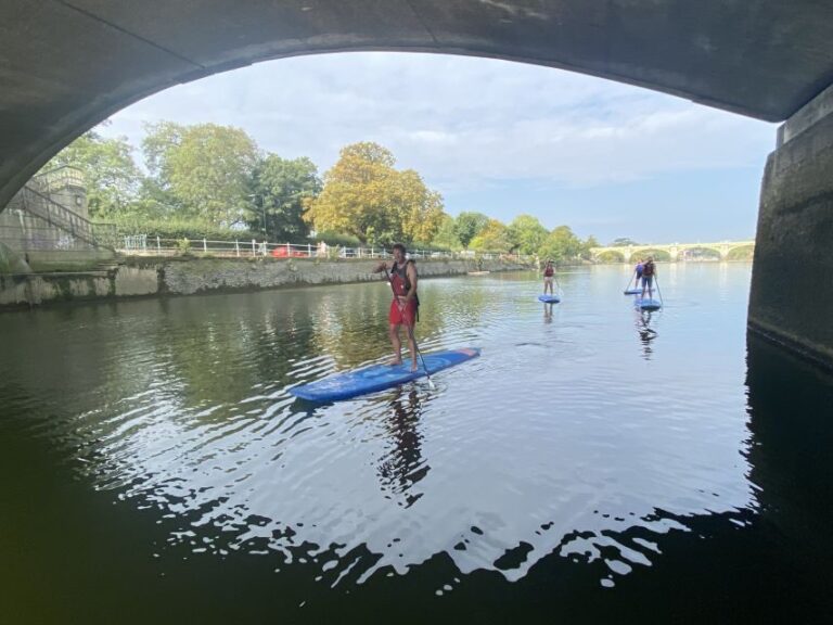 Paddleboard Experience on the beautiful Thames at Richmond - A Detailed Look at the Thames Paddleboarding Experience