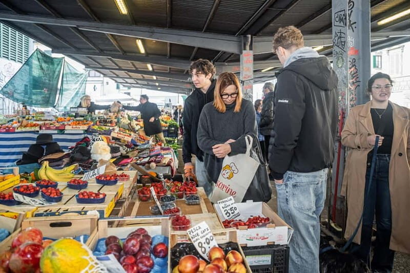 Padua: Walking Tour & Traditional Cooking Class with Wine - Why Visit Local Markets and Food Shops?