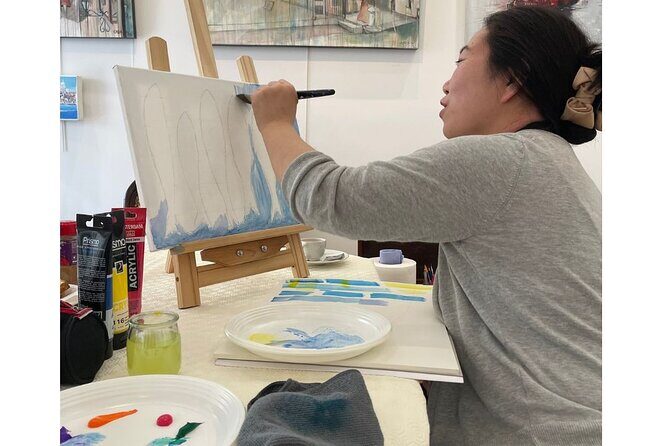Painting class at an Art Gallery in Lisbon - What’s on the Itinerary?