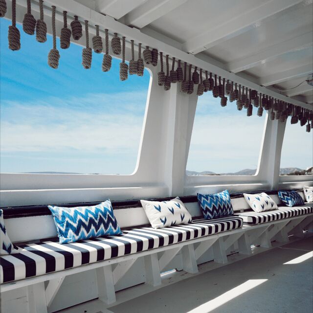 Palma Bay: Boat Tour with BBQ, Snorkelling, & Sunset Option - The Crew & Atmosphere