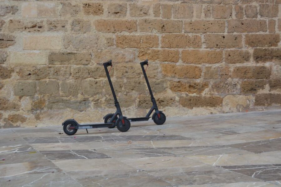 Palma de Mallorca: E-Scooter Rental - The Feel of the Ride: Modern, Comfortable, and Safe