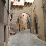 Palma de Mallorca: Old Town Guided Tour & Cathedral Visit - Walking into Palma’s Charm