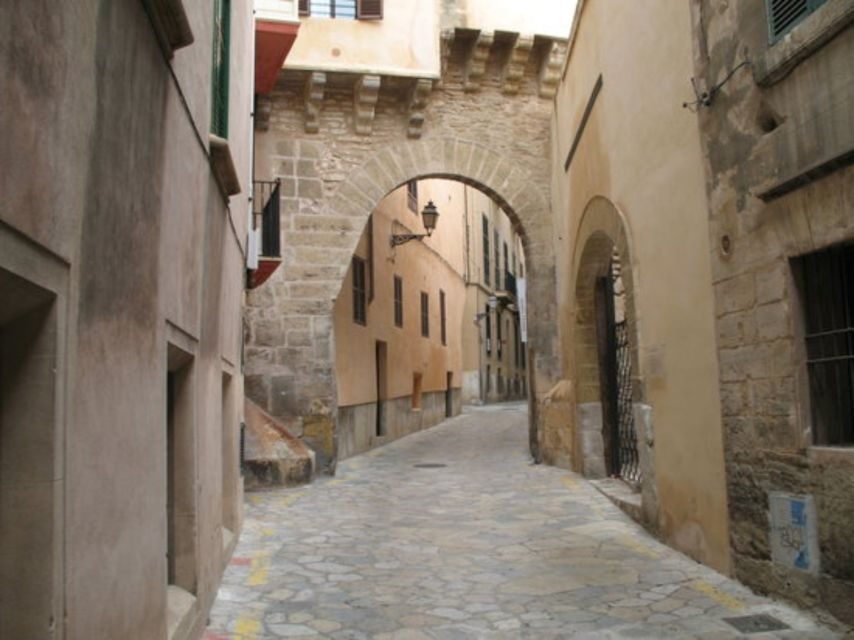 Palma de Mallorca: Old Town Guided Tour & Cathedral Visit - Walking into Palma’s Charm