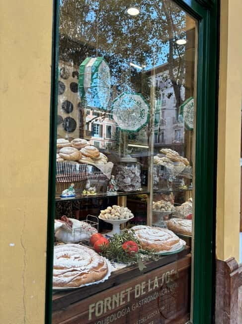 Palma de Mallorca: Private Guided Walking Tour with Tapas - Deep Dive into the Details: What to Expect