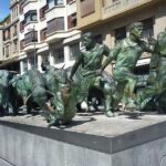 Pamplona - Private Historic Walking Tour - Exploring Navarra Palace and Monument to the Fueros