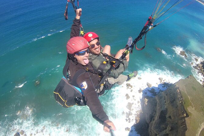 Paragliding Experience near Lisbon - An In-Depth Look at the Lisbon Paragliding Tour