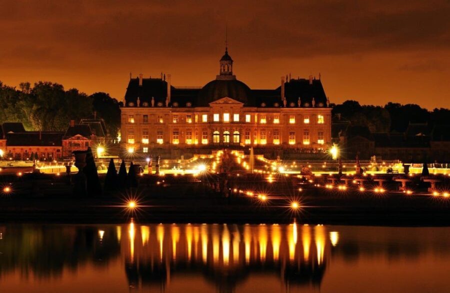 Paris: Candlelit Dinner at Vaux-le-Vicomte by Limousine - Exploring the Château: Interior and Gardens