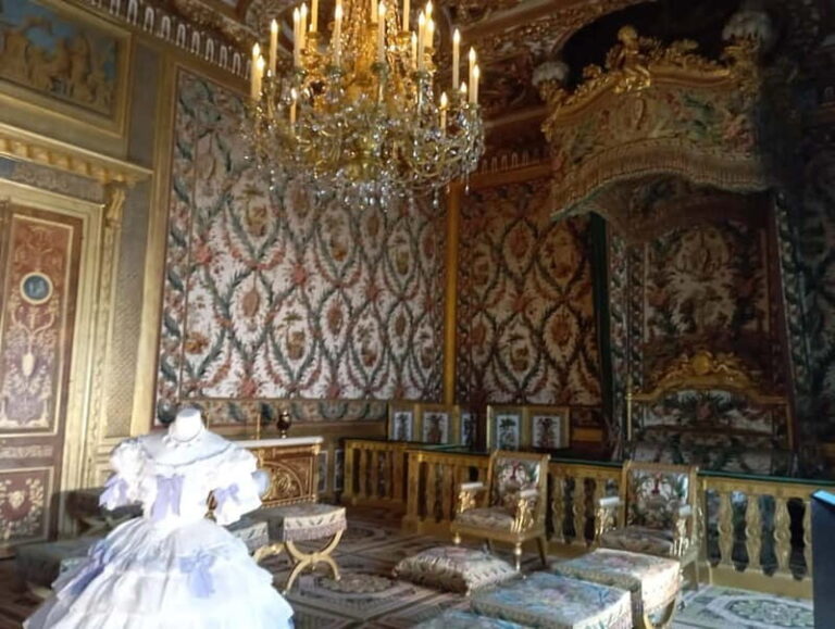 Paris: Château Fontainebleau Small Group Guided Tour Max 6 - Exploring Fontainebleau Castle: A Deep Dive