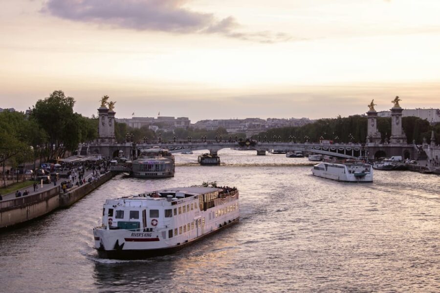 Paris: City of Lights Walking Tour and Seine River Cruise - Practical Details: What to Know Before Booking
