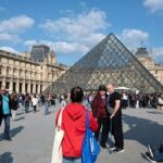 Paris Day Tour with Eiffel Tower, Louvre and Cruise Max 6 People - Transition to the Louvre: Art and Masterpieces