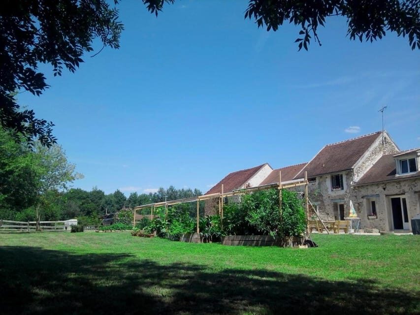 Paris day trip: dine with locals in a country stone house! - What’s Included and What to Expect