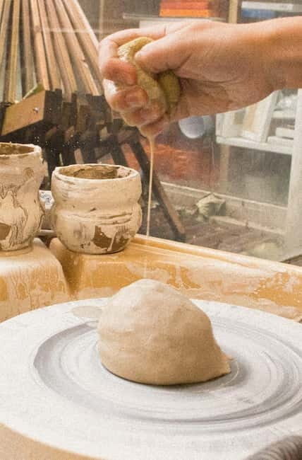 Paris : Discover the potter's wheel with Lucie. - An Overview of the Experience