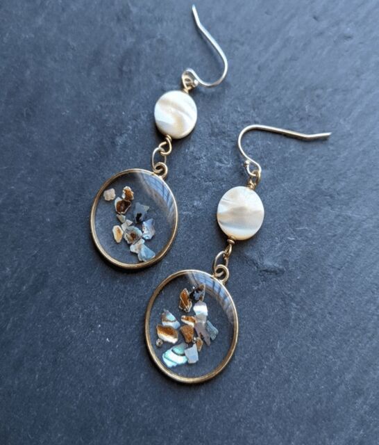 Paris: Duo Resin Jewelry Workshop (Necklace & Earrings) - An Artistic Breather Amid Parisian Attractions