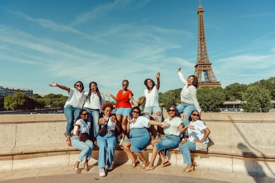 Paris: Eiffel Tower Street Photoshoot - Who Will Love This Experience?