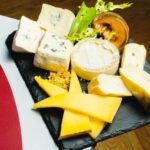 Paris: Evening River Cruise with Champagne & Food tasting - Analyzing the Experience