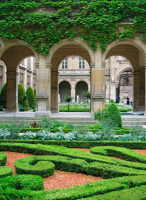 Paris: Exclusive Walking Guided Tour of the Marais - What Travelers Say