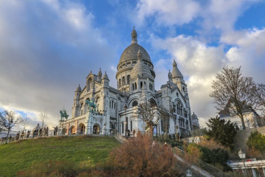 Paris: Express Walk with a Local in 90 minutes - The Value of Personalization and Local Tips