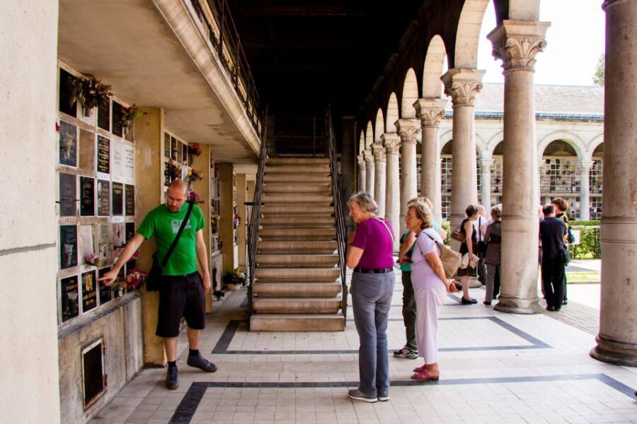 Paris: Famous Graves of Pere Lachaise Cemetery Guided Tour - Why You Should Consider This Tour