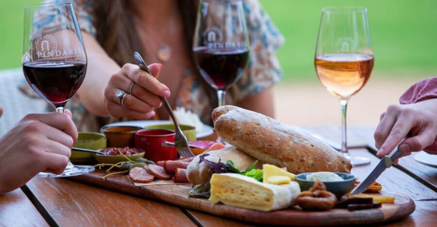 Paris: Guided Montmartre Walking Tour with Food & Wine - What to Expect on the Tour
