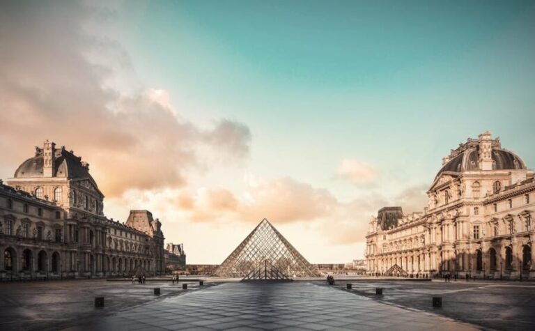 Paris: Historic City Center Private Guided Walking Tour - Practical Considerations and What Travelers Should Know
