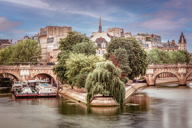 Paris Historic Islands Walk: Seine, Notre Dame & Louvre Views - Key Points