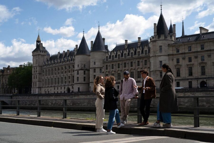 Paris: Ile De La Cité Walking Tour and Paris' Birthplace - Start Point and Why It Matters