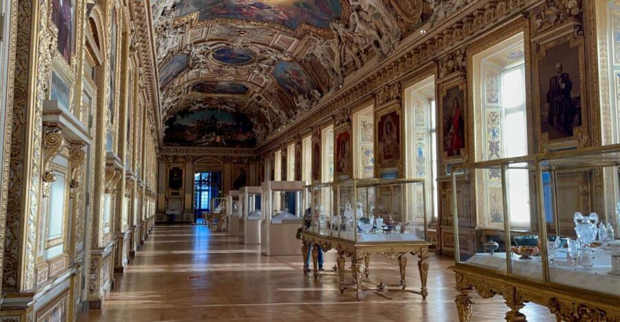 Paris: Louvre Mona Lisa Private Guided Tour with First Entry - Why This Tour Offers Good Value