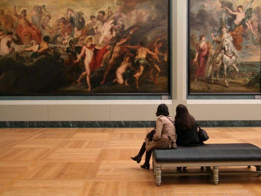 Paris: Louvre Museum Fast Entry and Hop-On Hop-Off Bus Tour - Detailed Insights into the Itinerary
