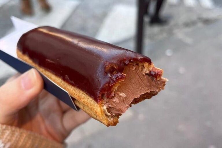 Paris: Montmartre Chocolate and Pastry Walking Tour - An In-Depth Look at the Tour Experience
