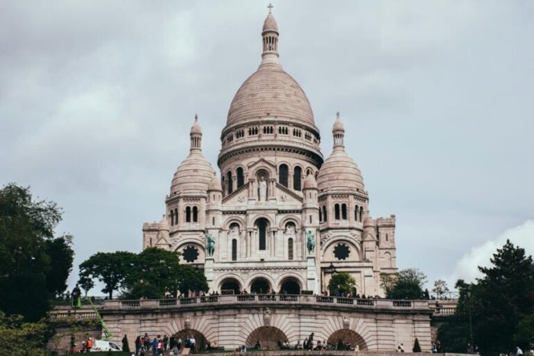 Paris: Montmartre Walking Tour with Official Local Guide - Why Choose This Montmartre Walking Tour?