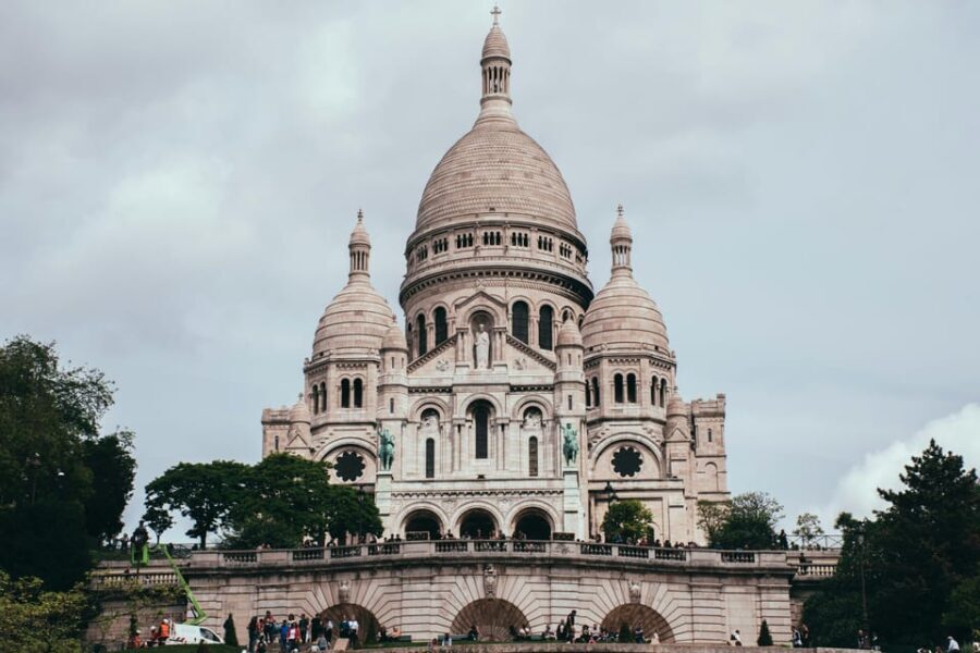 Paris: Montmartre Walking Tour with Official Local Guide - Why Choose This Montmartre Walking Tour?