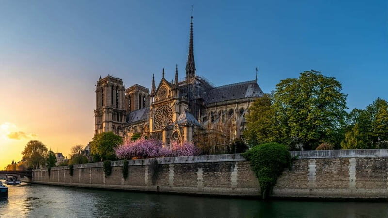 Paris: Notre Dame Exterior Guided Tour w/Skip The Line Entry - The Value of Reserved Entry + Expert Guidance