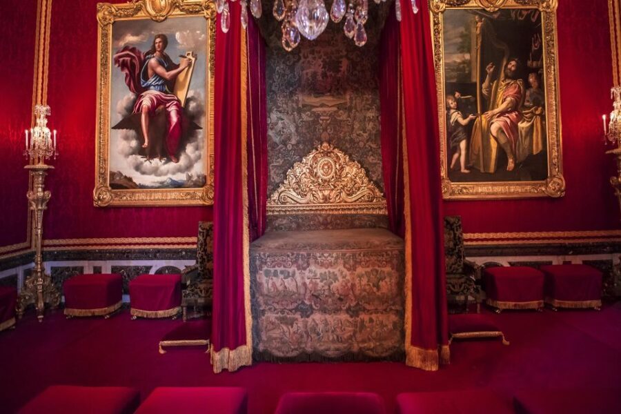 Paris: Palace of Versailles Private Tour with Transportation - A Closer Look at the Tour