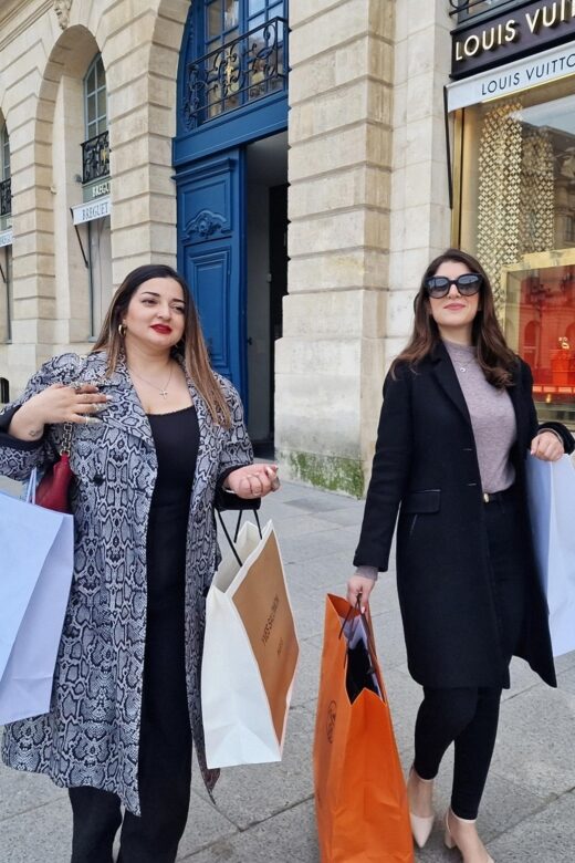 Paris: Personal Shopper Experience with a Fashion Expert - Exploring Paris with a Personal Shopper