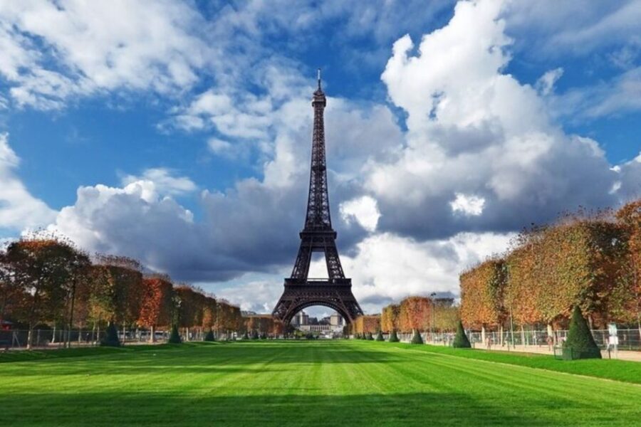 Paris: Private Custom Walking tour with A Local Guide - Detailed Breakdown of the Itinerary