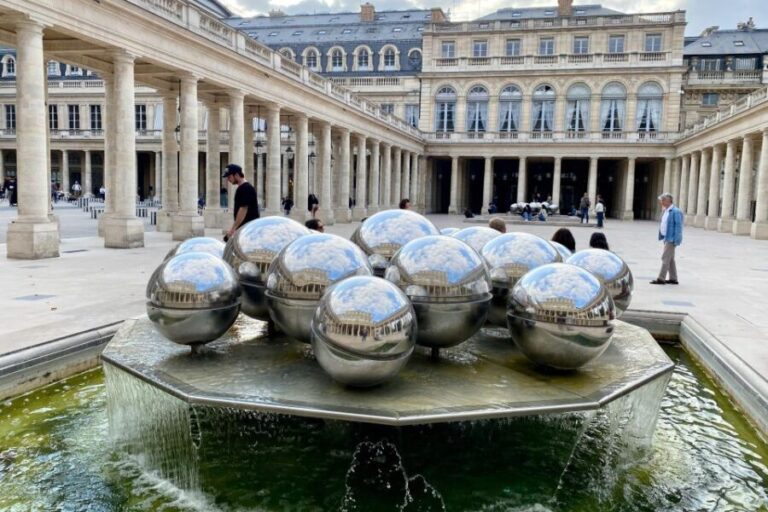Paris Private Full Day 7 Iconic Sights City tour by Mercedes - Exploring Montmartre and Sacré-Cœur