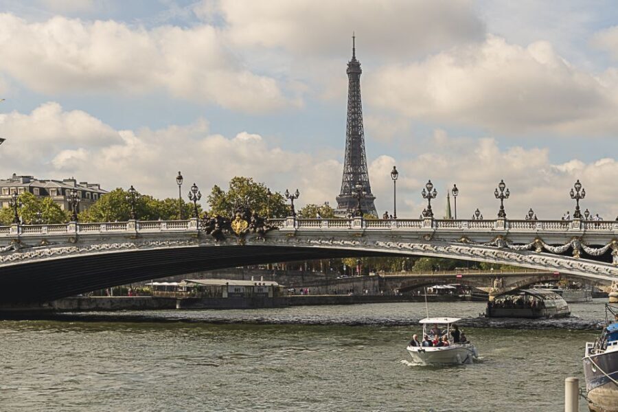 Paris: Private Seine River Cruise - The Guides and Atmosphere