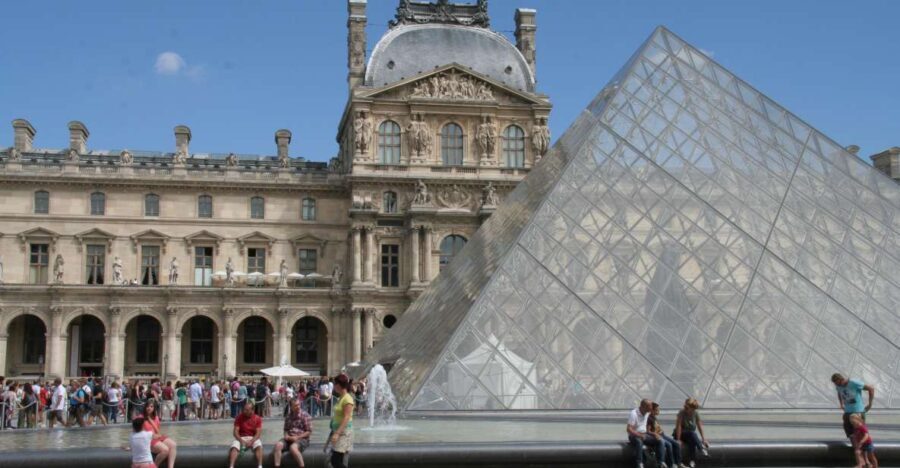 Paris: Private Tour with a Local Guide - What Makes This Tour Worth Considering?