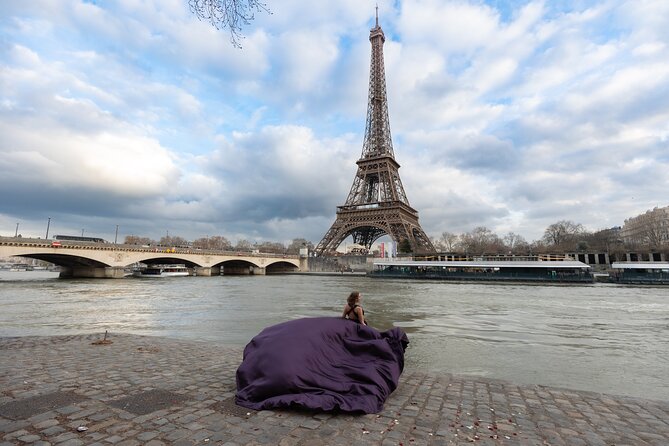 Paris: Professional Flying Dress Photoshoot @jonadress 30 mins - Key Points