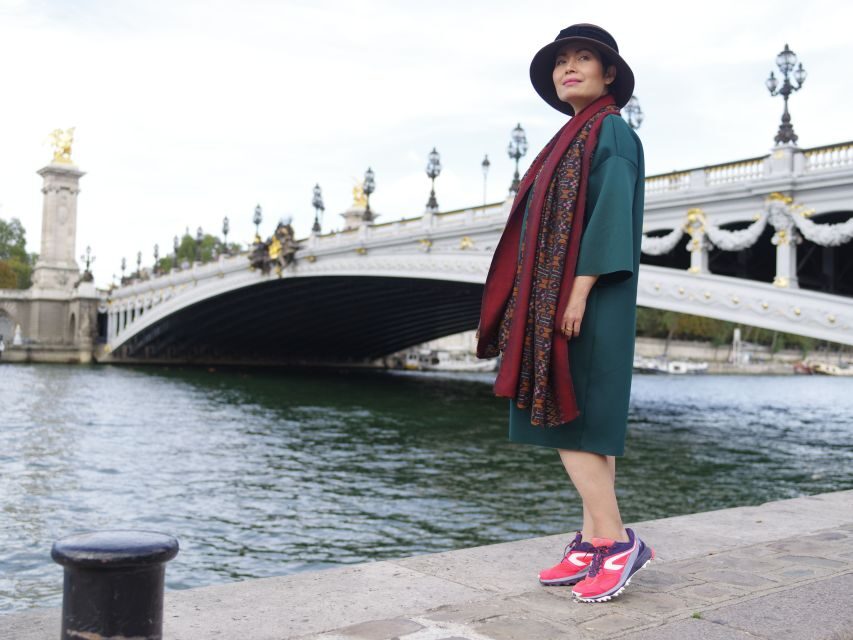Paris: Professional photoshoot at Alexander III bridge - How the Experience Translates into Your Paris Trip