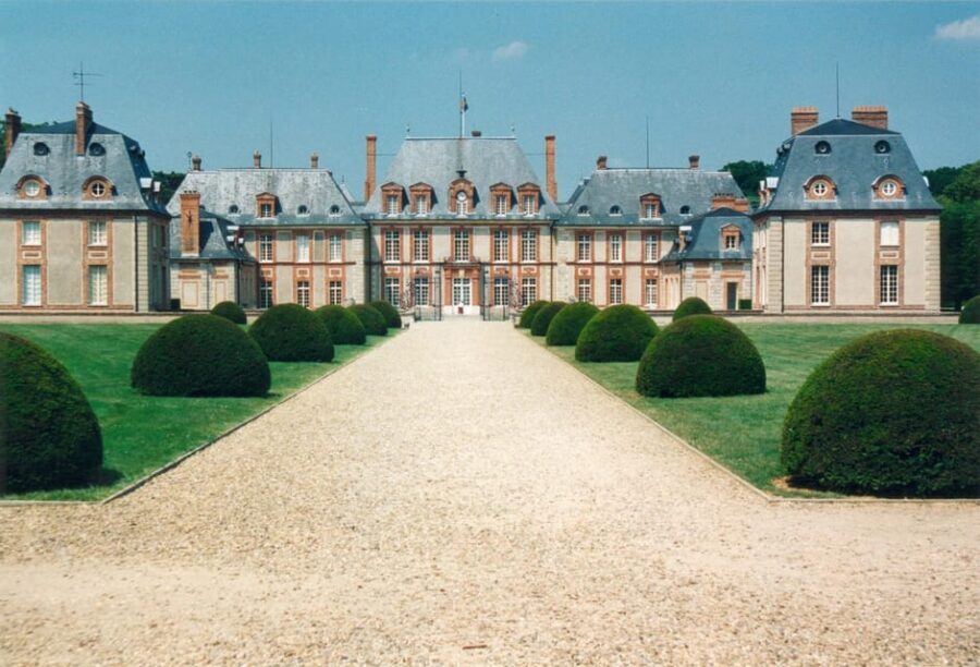 Paris: Puss in Boots Castle Château de Breteuil Private Tour - Who Should Consider This Tour?