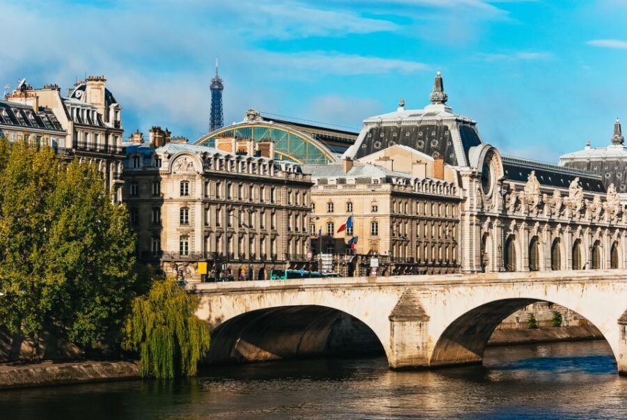 Paris: Romantic Cruise with 3-course Dinner on Seine River - The Detailed Itinerary