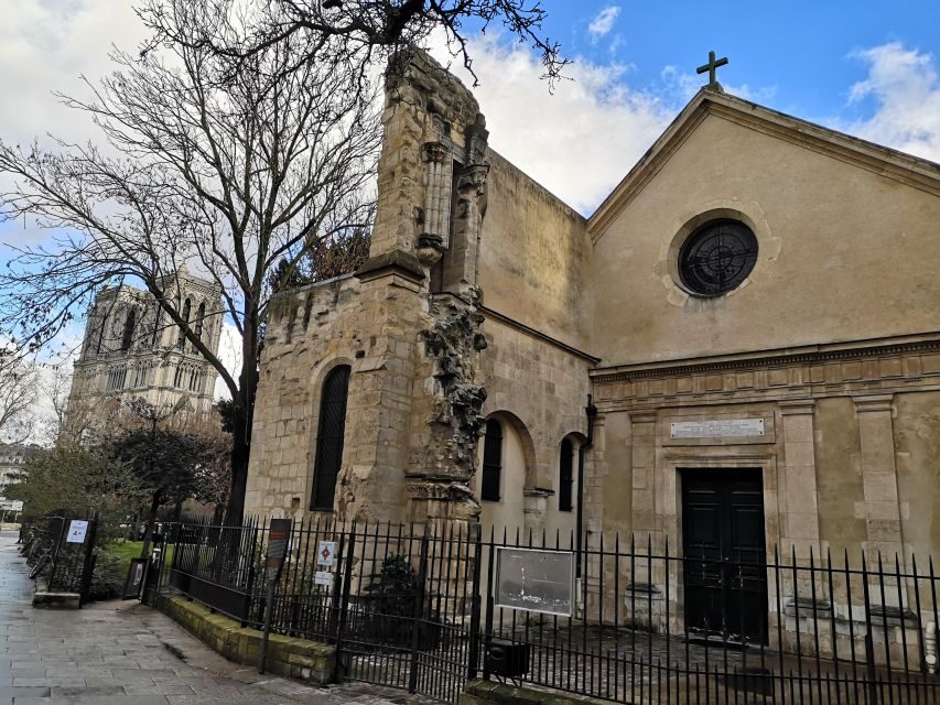 Paris: Romantic Piano Concert at Saint-Julien-le-Pauvre - The Venue: Saint-Julien-le-Pauvre