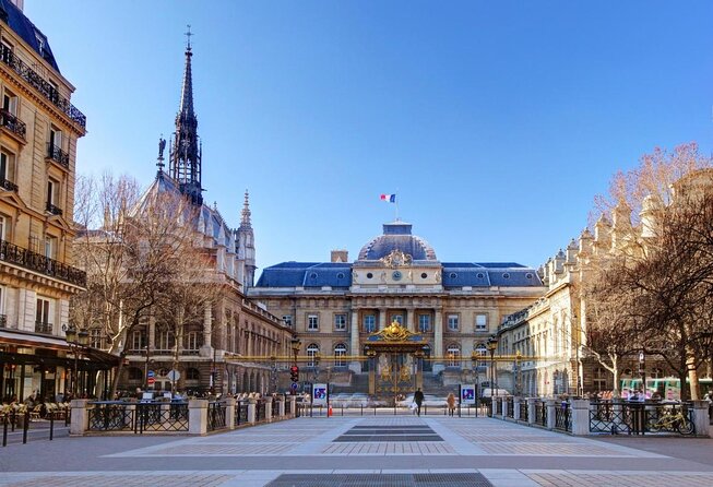 Paris Scavenger Hunt and Highlights Self-Guided Tour - Key Points