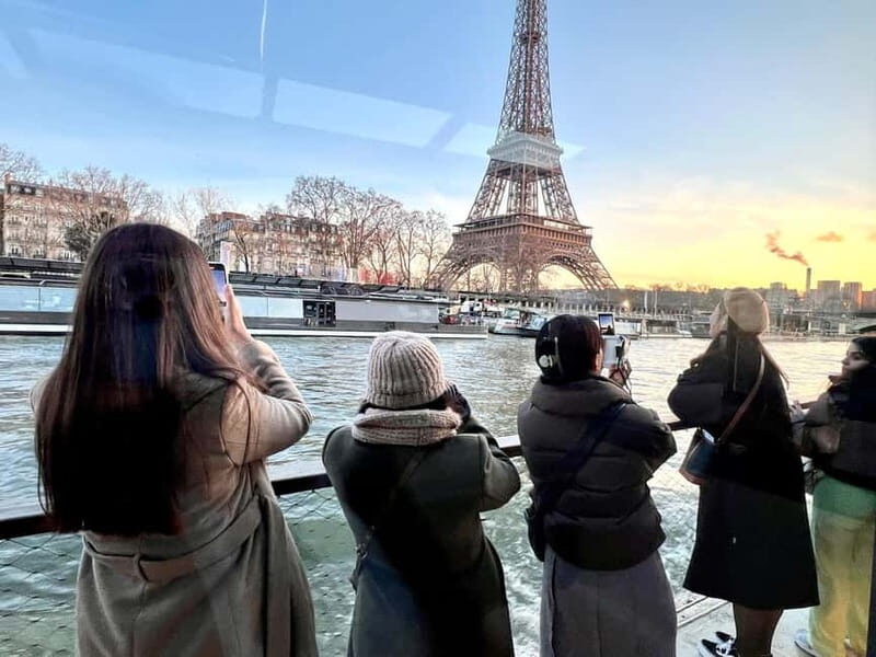 Paris: Seine Cruise with French Music Playlist & Postcard - What Do You Get During the Cruise?