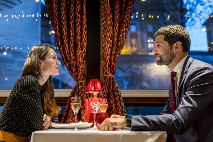 Paris: Seine River Cruise with 3-Course Dinner & Live Music - The Scenic Highlights: Why This Cruise Stands Out
